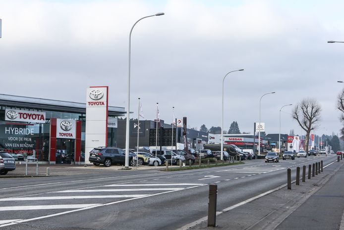 Vanaf 7 oktober meer hinder aan Brusselsesteenweg door asfalteringswerken | Herent | hln.be