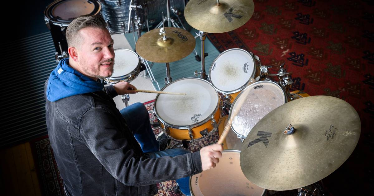Jens helpt mensen drummend met hun mentale problemen: 'Het drumstel is ...