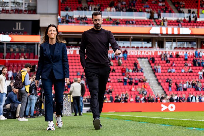 Ruud van Nistelrooij weet niet of de ambities van PSV realistisch zijn ...