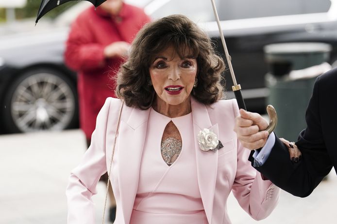 Ook op haar 90ste ziet Joan Collins er nog steeds subliem uit: “Slechts ...