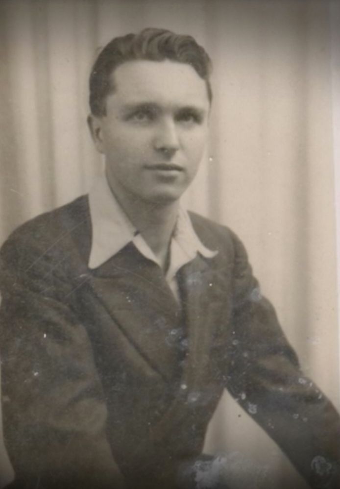 IN BEELD. Zanger Arno Hintjens door de jaren heen | Arno Hintjens (72 ...