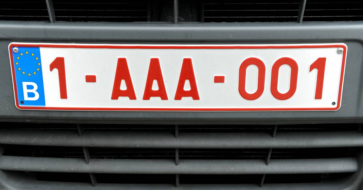 Vorig jaar gratis, nu al 30 euro voor nieuwe nummerplaat | Binnenland ...