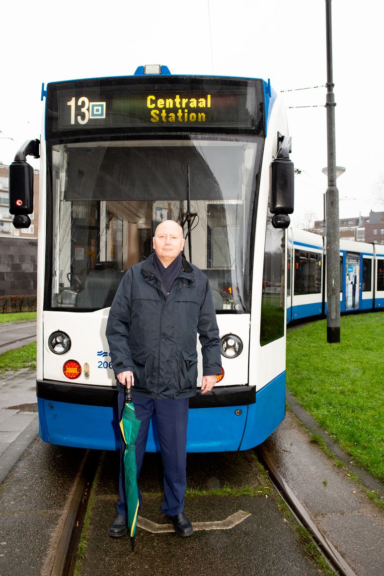 Ook boeven nemen de tram in nieuwe thriller Roy Peters | Het Parool