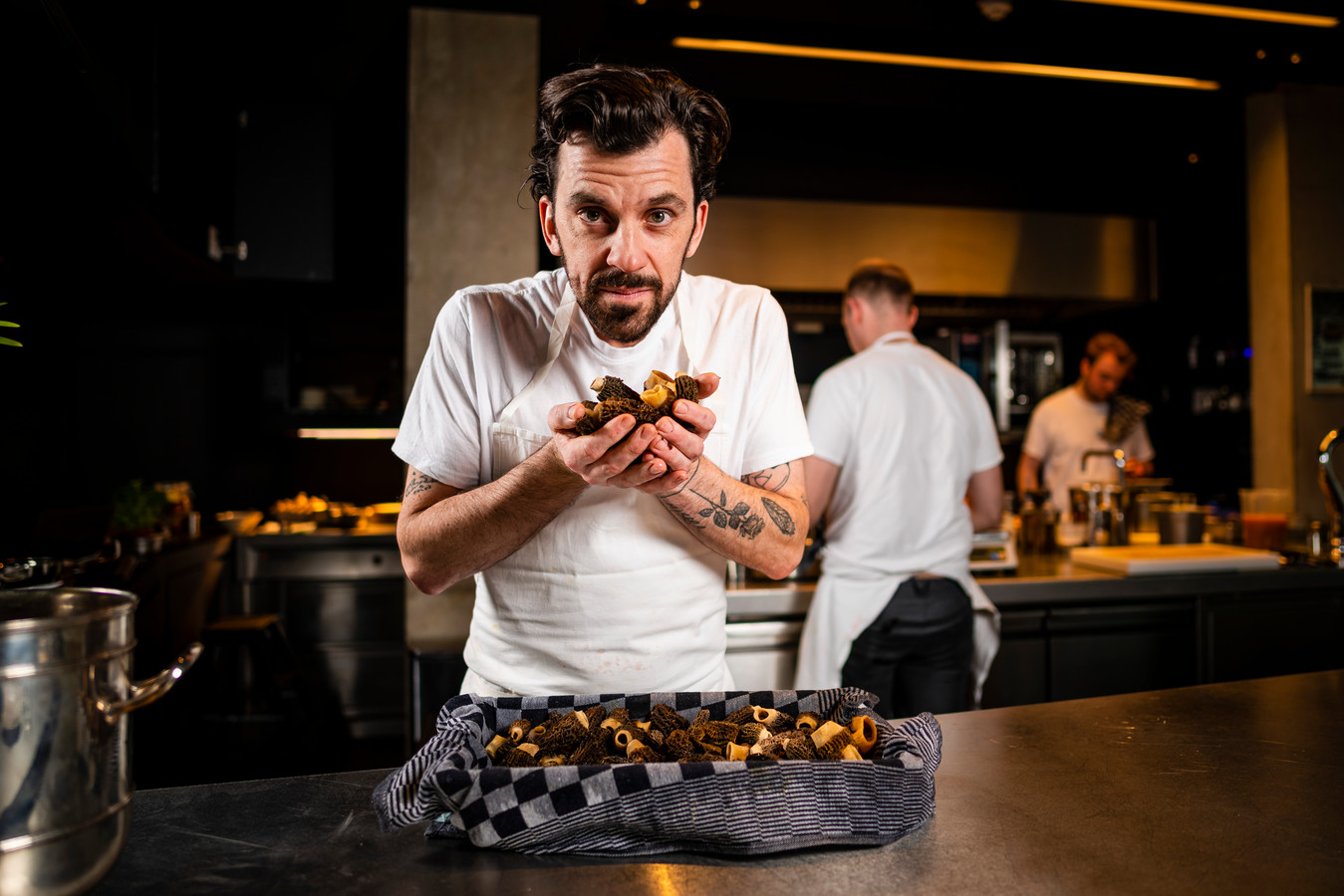 In alles een eerbetoon aan zijn overleden vader: 54 jaar na Hans heeft ...