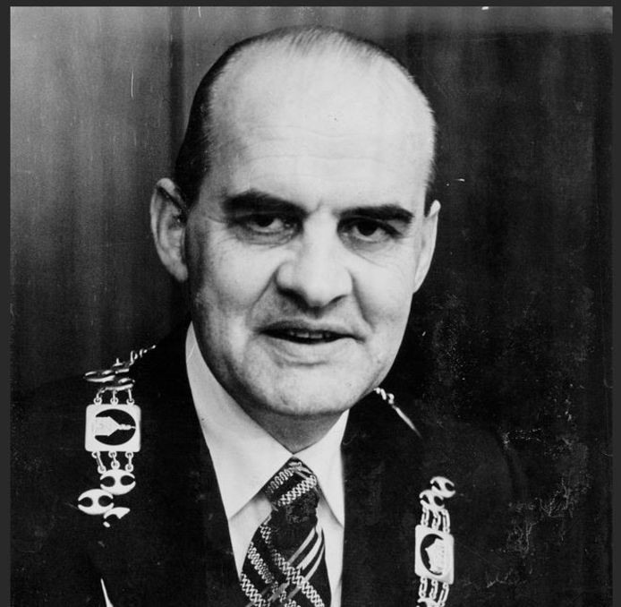 Oud-politicus Peters uit Oosterhout overleden | Oosterhout | bndestem.nl