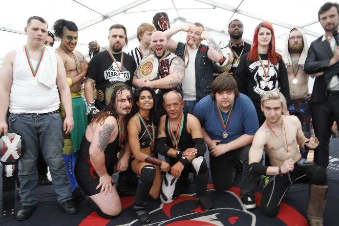 Robbe (16) maakt furore als worstelaar én scheidsrechter: “Mijn ambitie ...