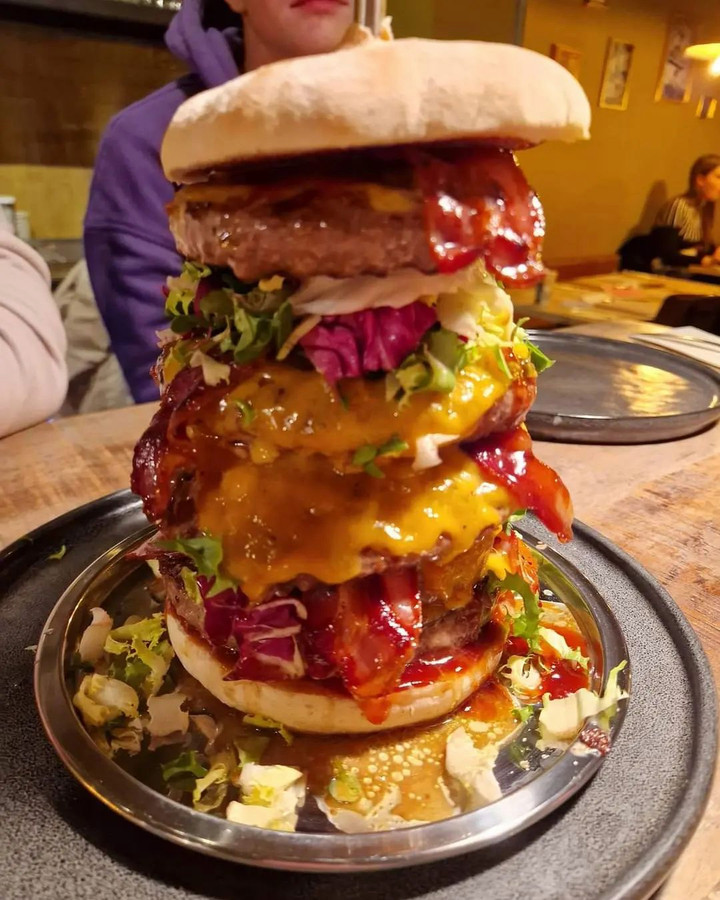 RESTOTIP. Plein12 in Dilbeek: “Een challenge? Kom dankzij onze Godzilla ...