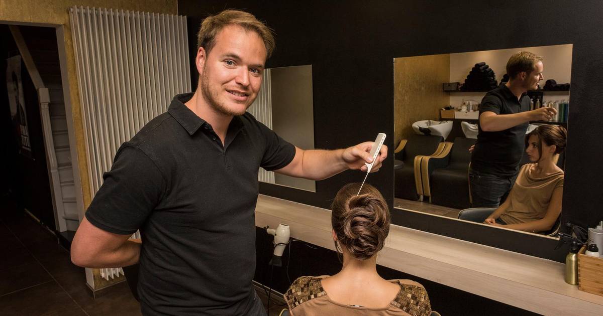 Kapper inspireert met eigen opsteekcollectie | Poperinge | hln.be