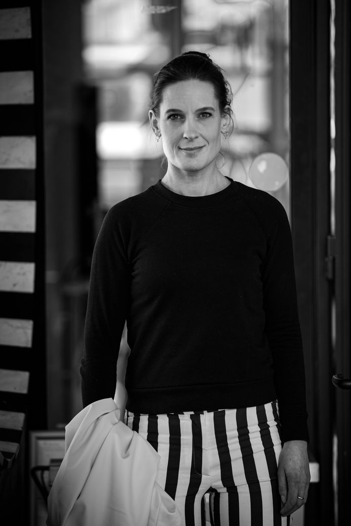 Merel Morre observeert voor nieuwe bundel op straat: ‘Mensen zouden ...