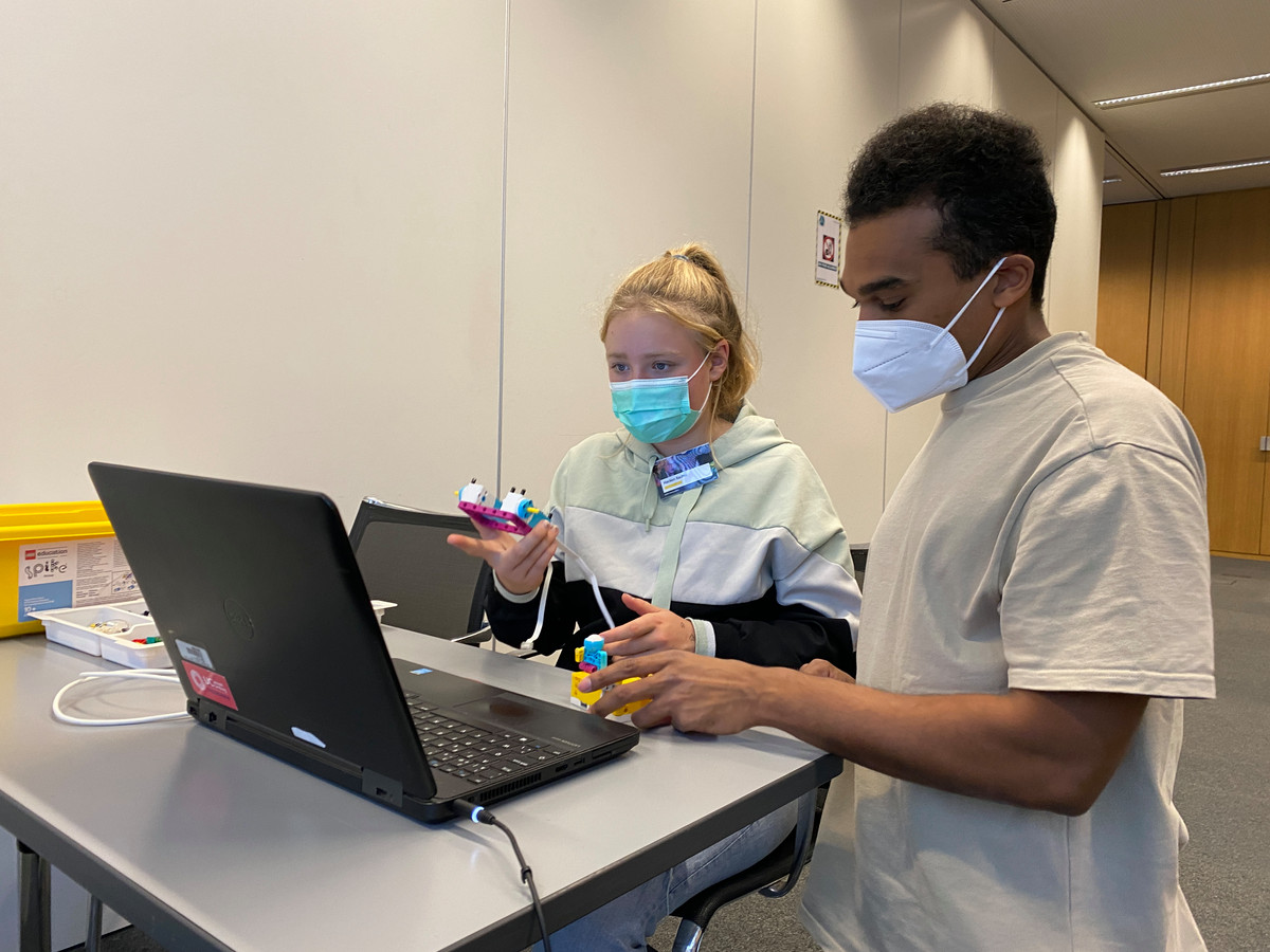 Kinderen van Siemens-personeel als ‘Little Innovators’ aan de slag op ...