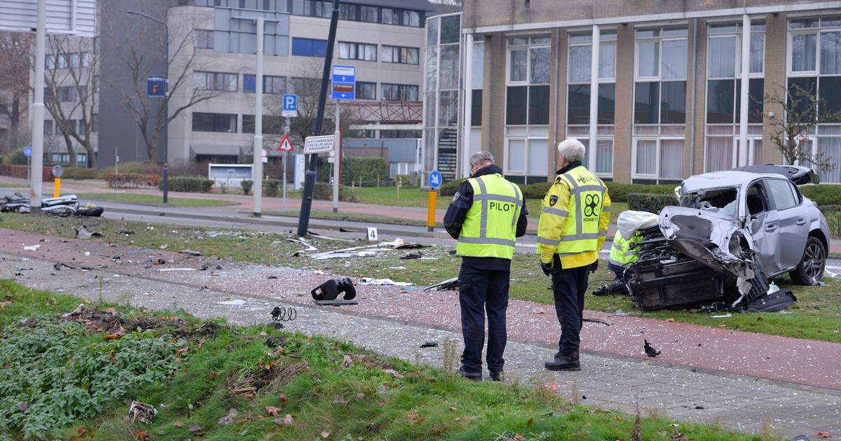 Dode en gewonde bij ongeval in Breda, bijrijder (24) uit de auto ...