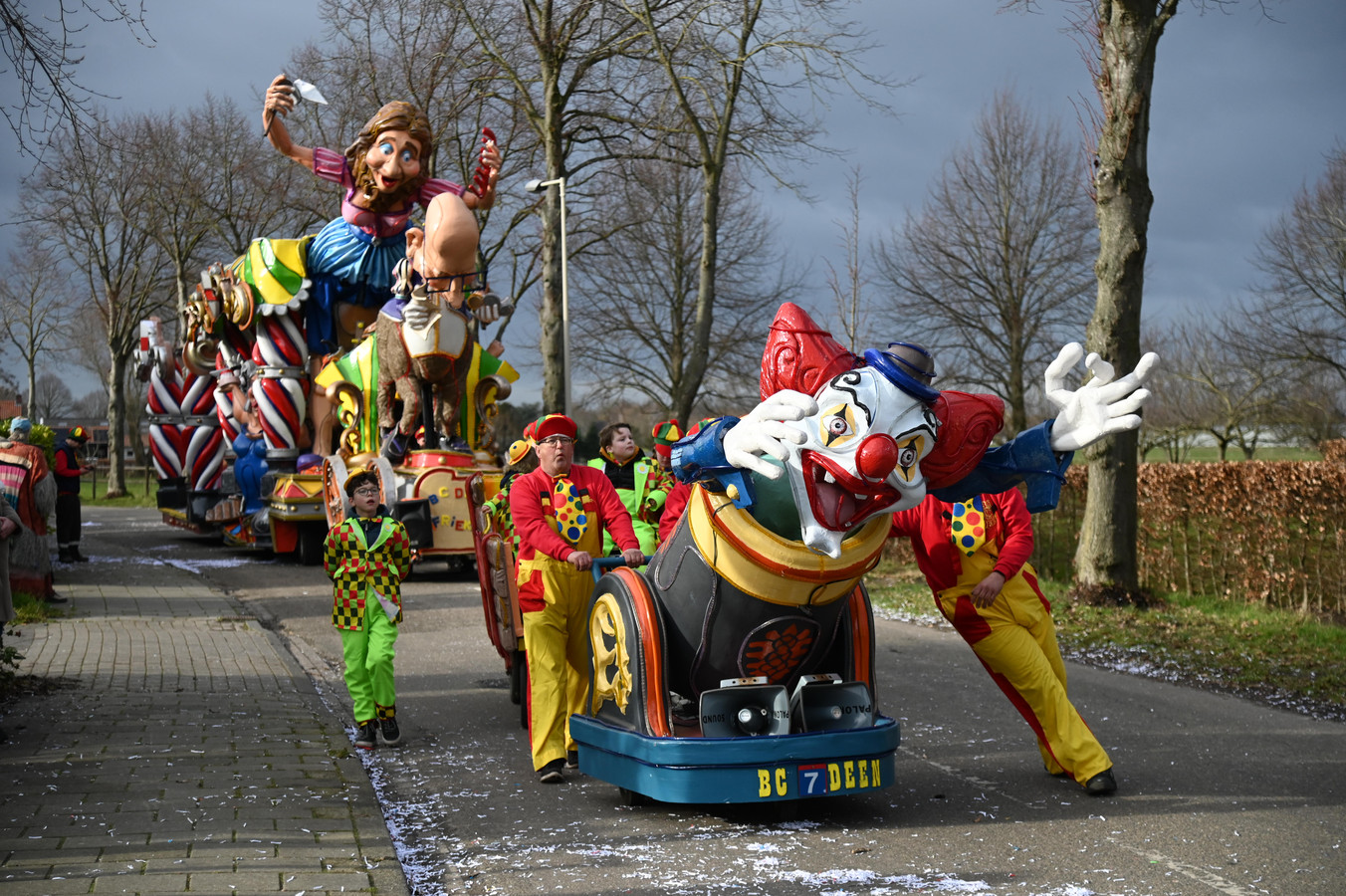 Lepelstraat: klein dorp, grootste optocht sinds jaren | Foto | bndestem.nl