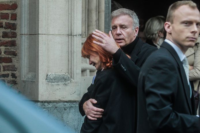 Axelle Red ontroostbaar bij afscheid van haar vader | Showbizz | hln.be