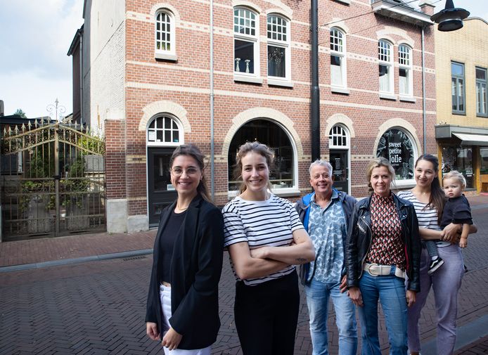 Met de Koffieboetiek komt droom van Djoeke en Marieke uit: ‘Hier kun je ook gewoon ’s middags ...