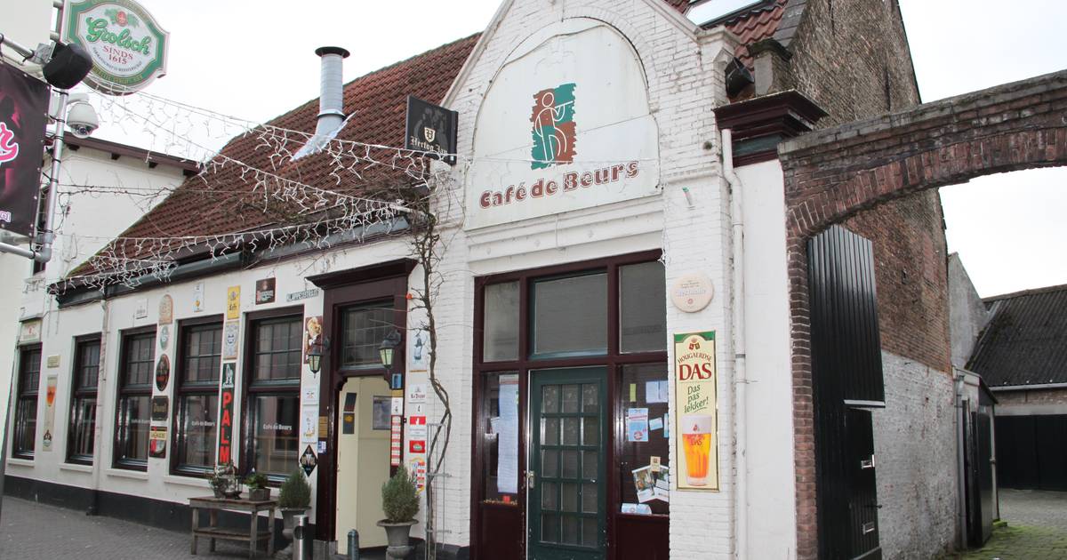 Café De Beurs in Oosterhout: een plek voor jong en oud, arm en rijk ...
