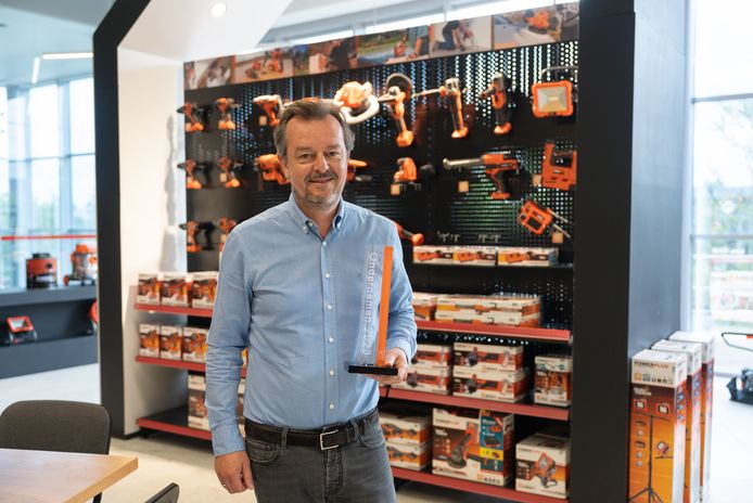 Gereedschapshandelaar Varo wint Voka Lokaal-award voor regio Neteland ...