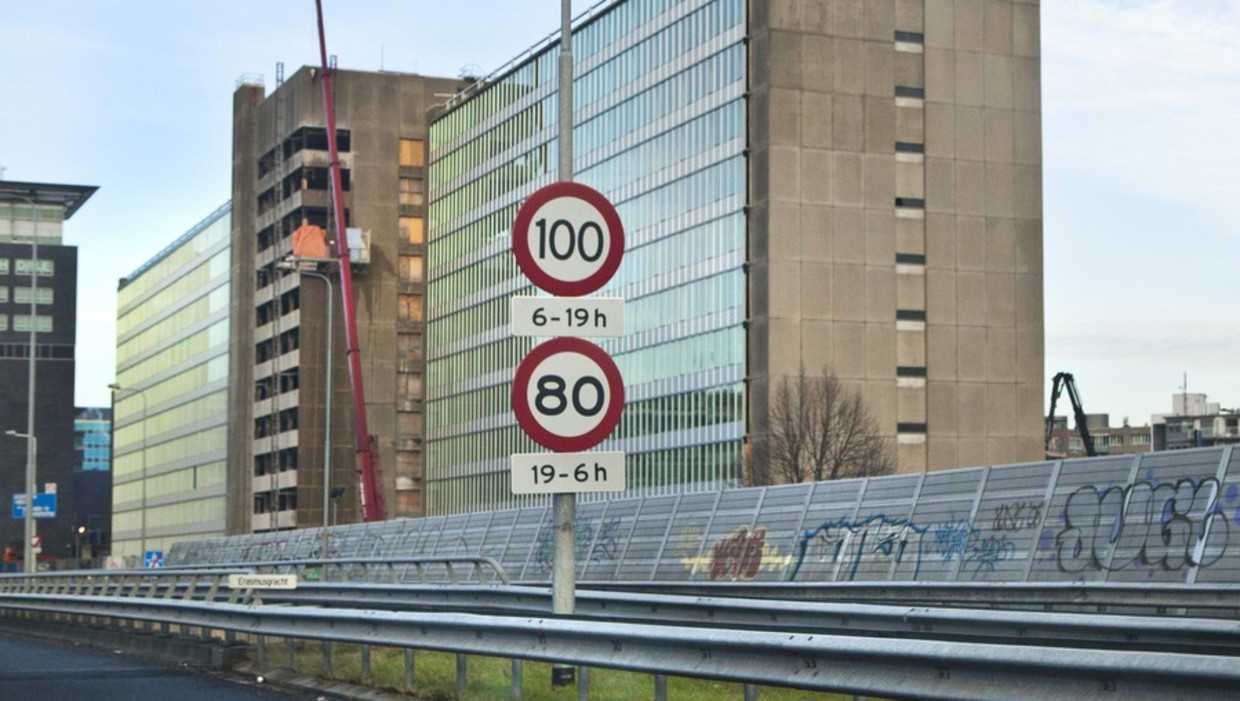 Weer 80 kilometer per uur op de ring A10 | Het Parool