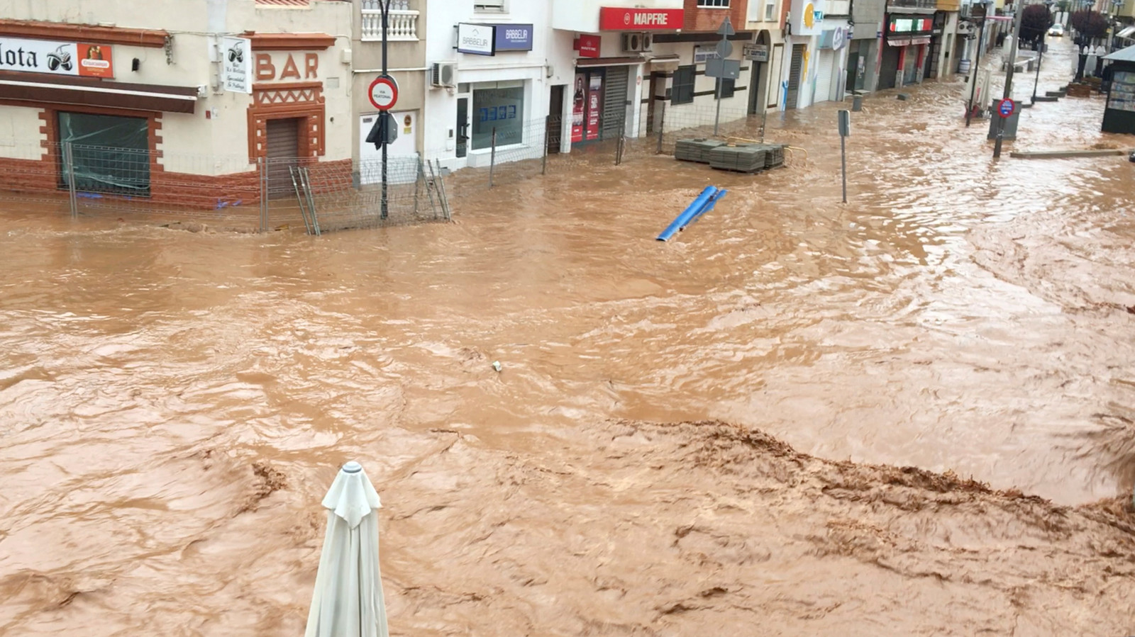 Wateroverlast in delen van Spanje door zware regenval | Foto | hln.be