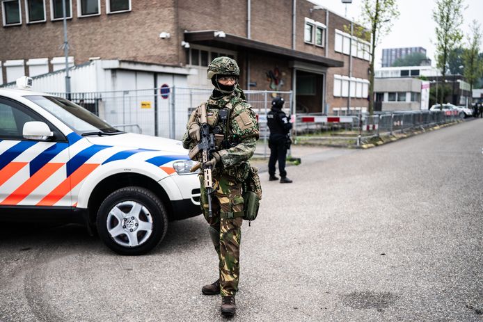 Nieuwe kroongetuige klapt uit de school over onderwereldconflict rond ...