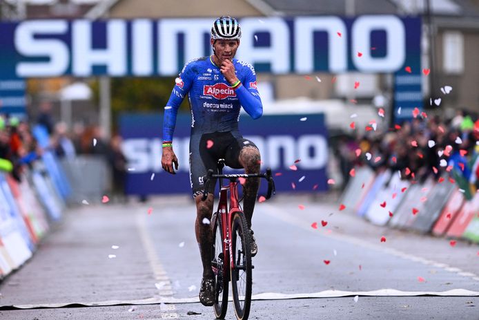 “Zeker tien technische fouten gemaakt”: Mathieu van der Poel wint ...