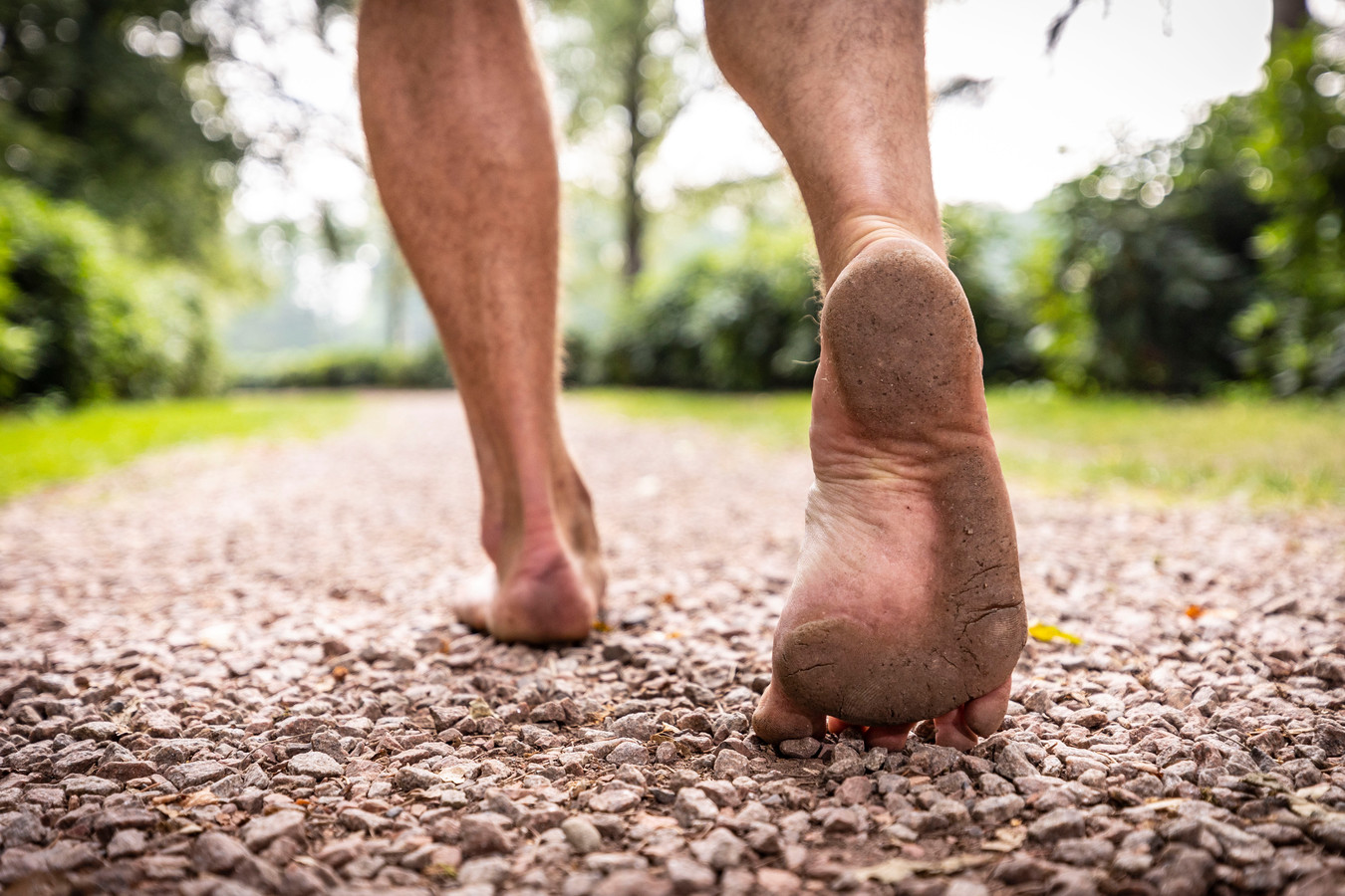 Jaap (37) loopt al tien jaar lang op blote voeten: ‘Ik maak een ...