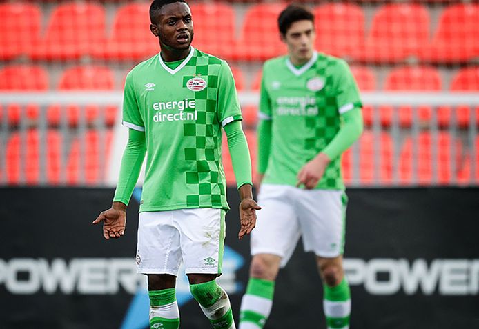 PSV verkoopt talent Leandro Fernandes (18) per direct aan Juventus ...