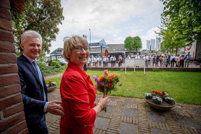 Na 211 jaar geen notaris meer in Vessem; Jan van Loon laat deur voor ...