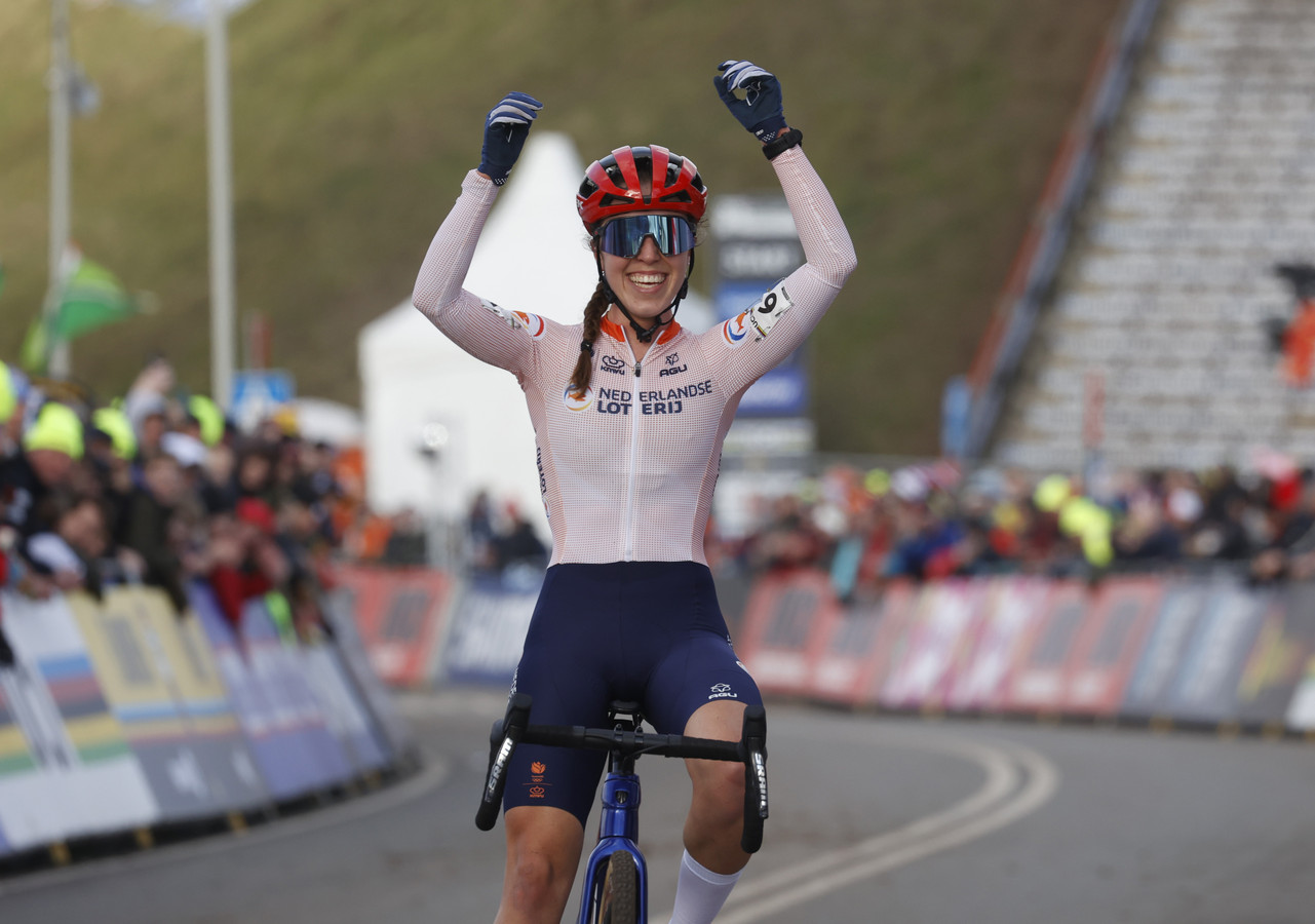 Shirin van Anrooij superieur naar tweede wereldtitel | Foto | AD.nl