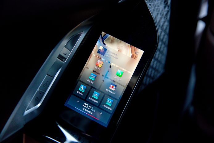 Test BMW i7: gigantisch beeldscherm achterin is beter dan de bioscoop ...