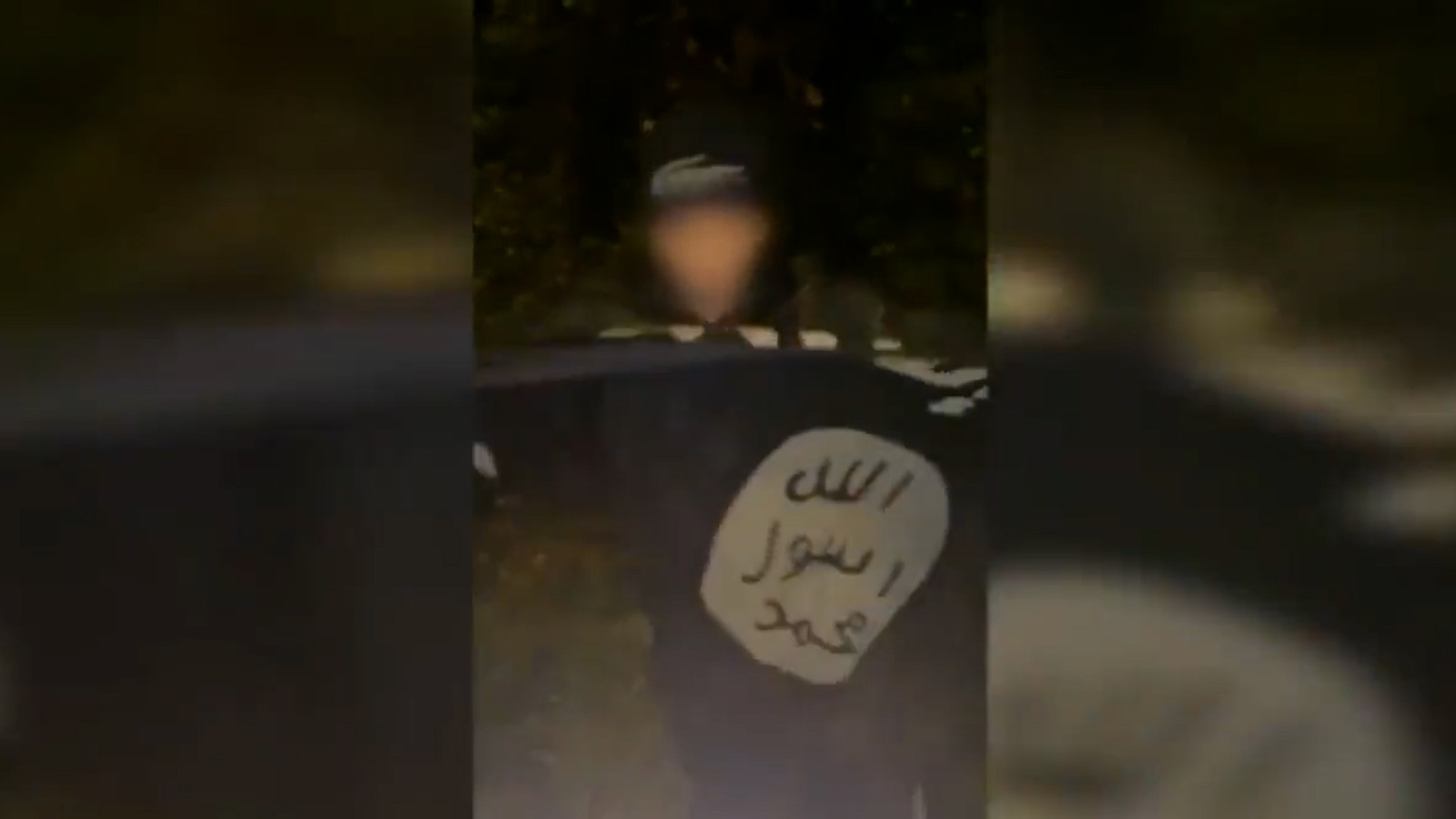 Hij zwaait met IS-vlag en verzamelde materiaal voor een bom: 16-jarige ...