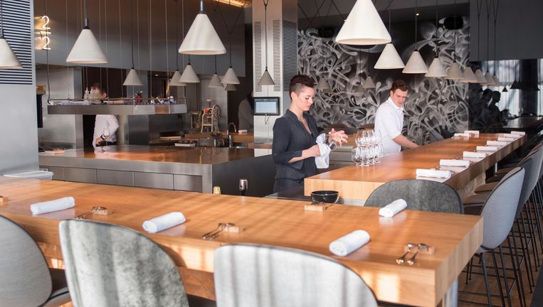 Sobere gastrobar met een zen-achtige elegantie: restaurant 212 in Amsterdam