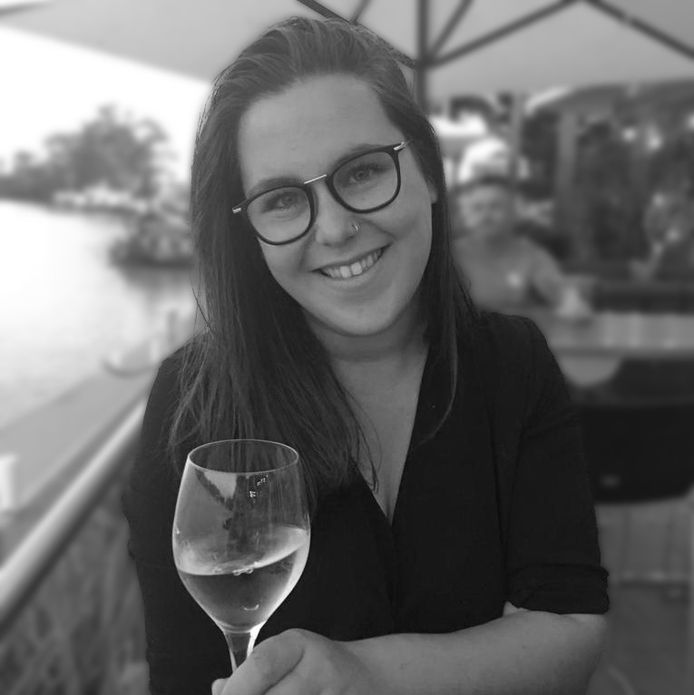 Fleur (28) leefde zoals ze graag wilde leven, maar toen sloeg het ...