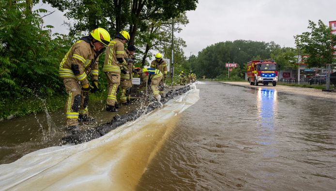 Dode door overstroming Duitsland, deel van het water komt deze kant op ...