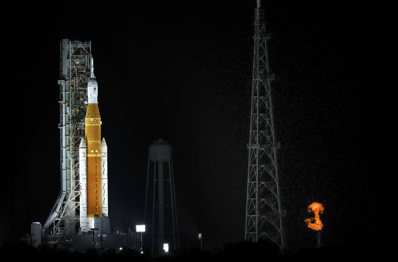 Mission Artémis 1 La Méga Fusée De La Nasa A Décollé Vers La Lune