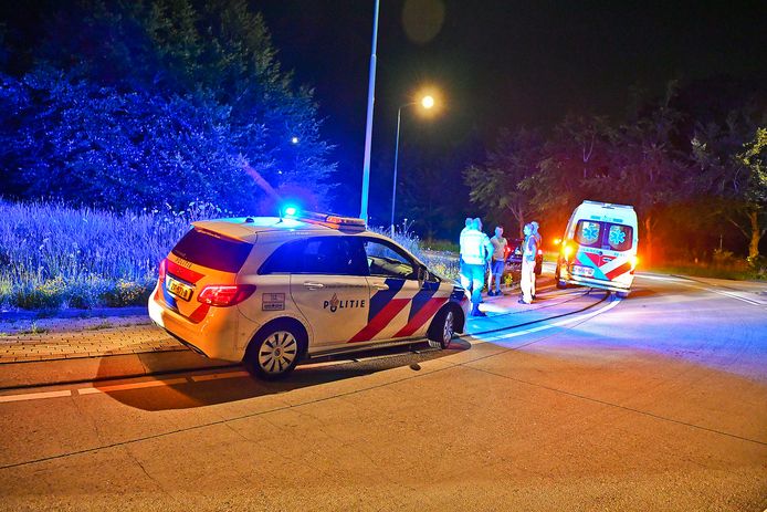 Man fietst N397 in Eersel op en raakt gewond, passanten vinden hem en ...