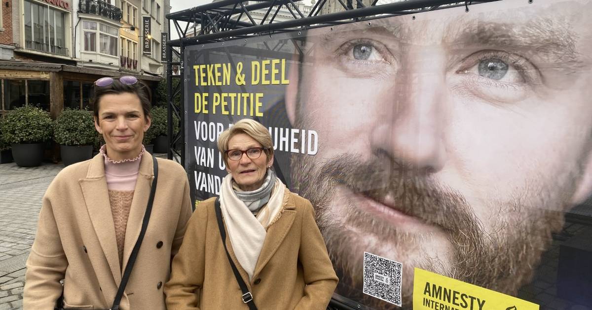 Familie heeft voor het eerst in zeven weken opnieuw contact met ...