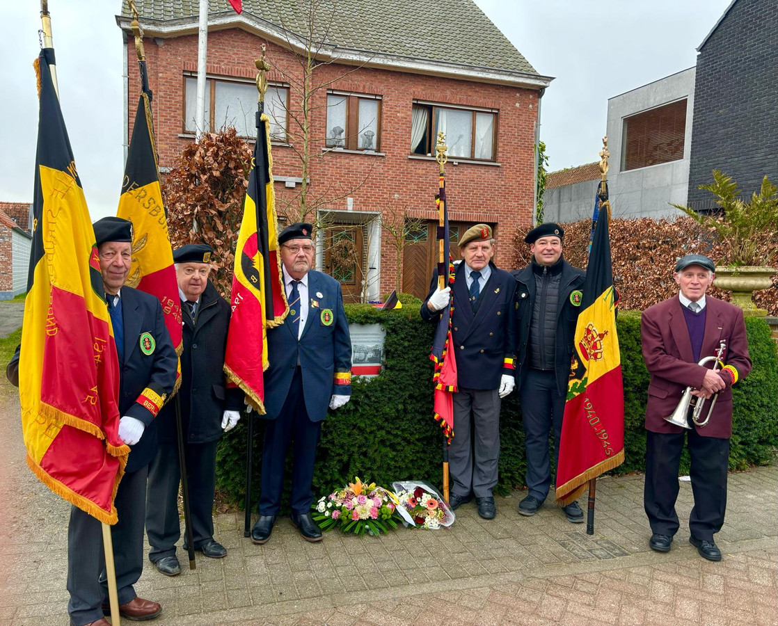Nationale strijdersbond Bareldonk herdenkt inslag van V2 in Berlare: “Inslag zorgde voor 3 doden ...
