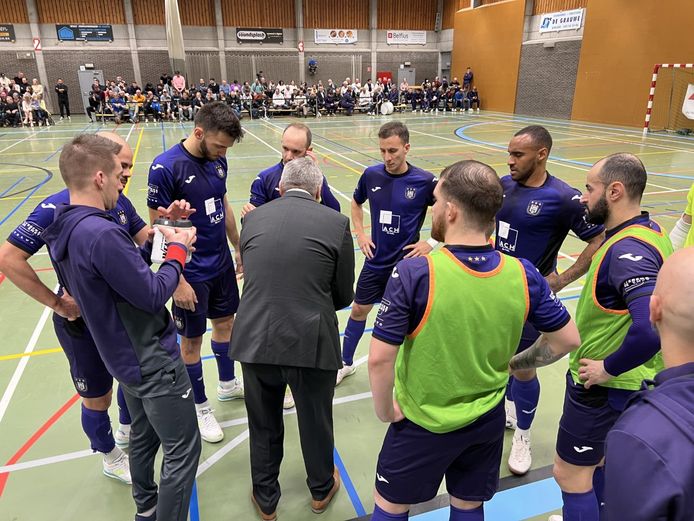 RSCA Futsal wint vlot in Hamme: eerste plaats in reguliere competitie ...