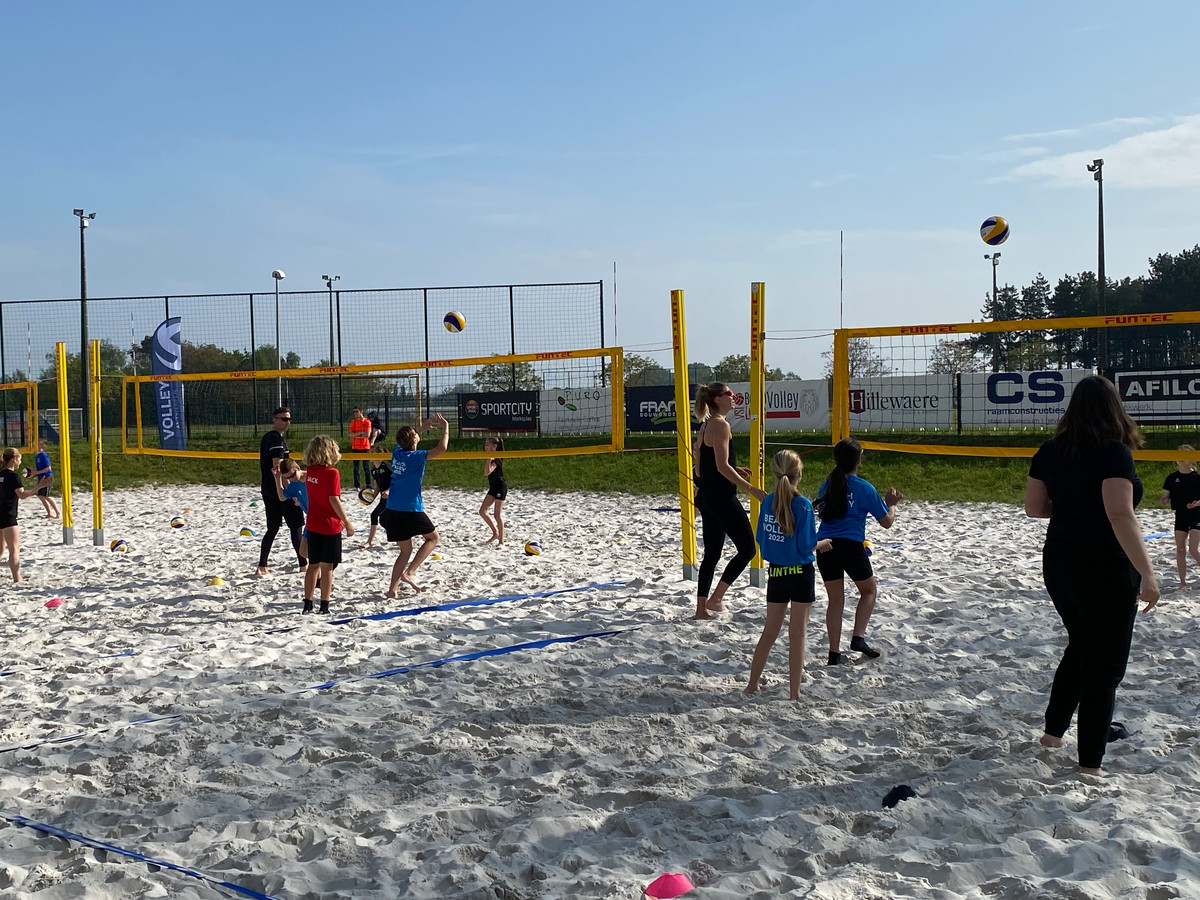 VST Lions Beach opent reeks van provinciale beachvolley-tornooien ...