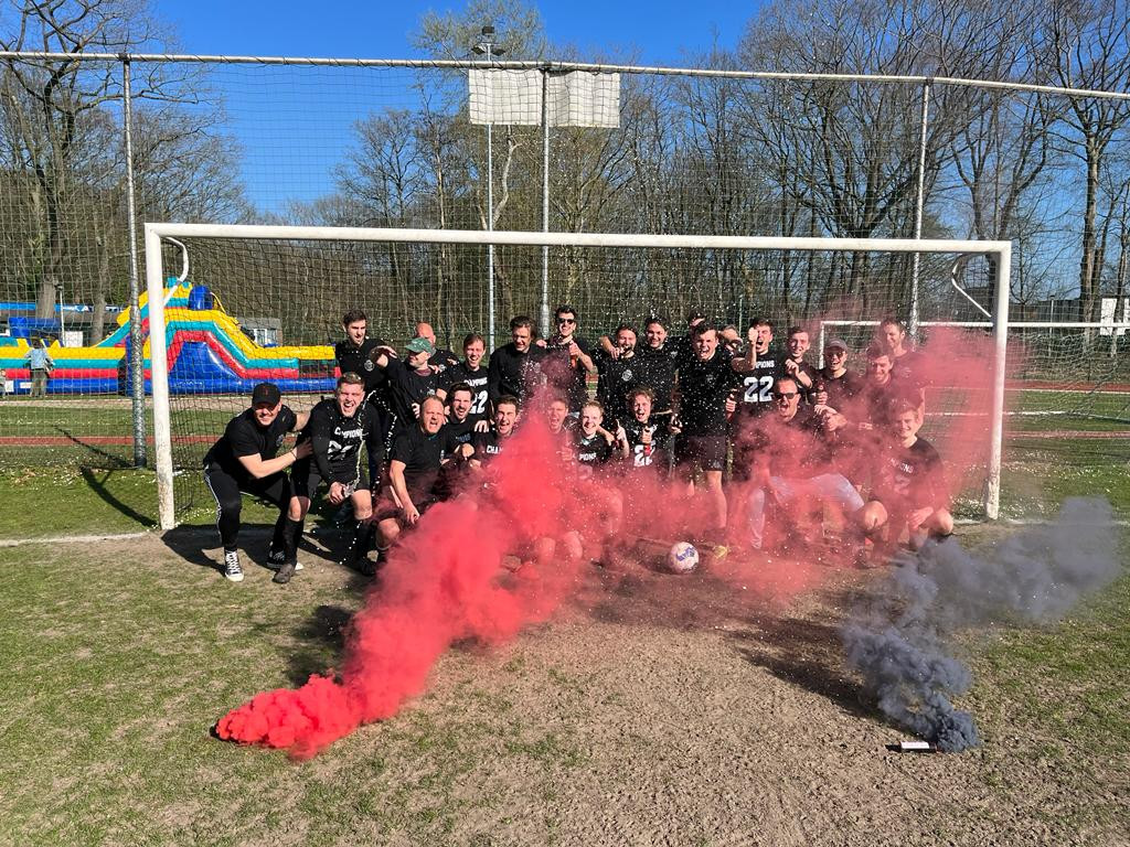 Vitesse Boom viert 100-jarig bestaan met twee titels | Foto | hln.be Vitesse Boom viert 100-jarig bestaan met twee titels | Foto | hln.be