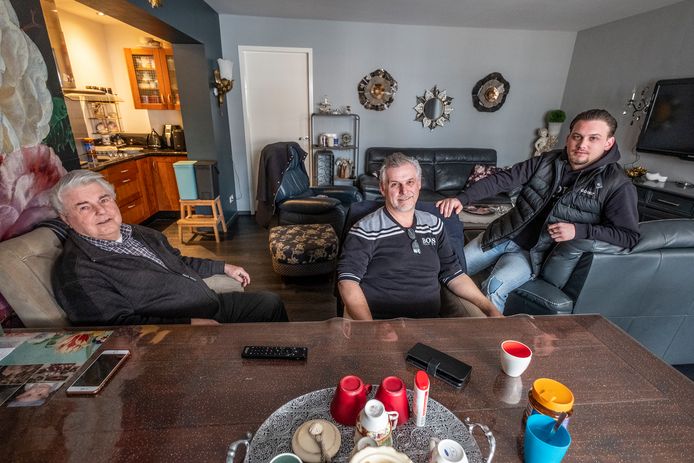 Sinti-familie Klomp in Groesbeek wil nu zo snel mogelijk terug naar de ...