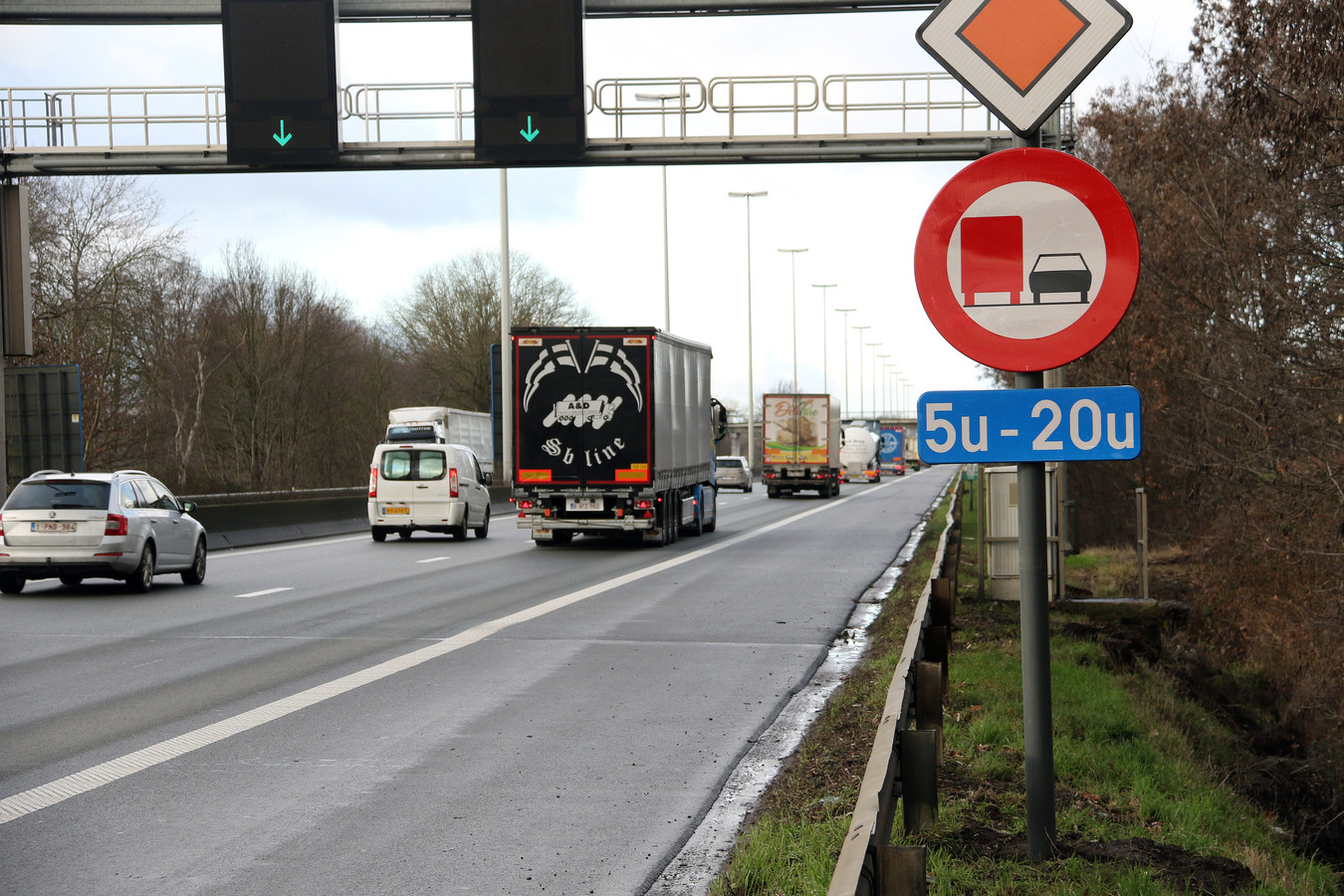 Ongeval bij Herentals-Oost zorgt voor file op de E313 | Foto | hln.be