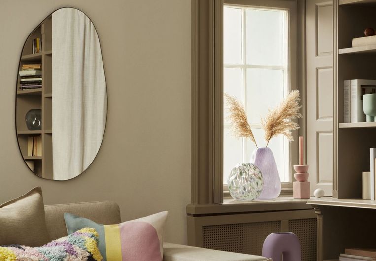 Gespot: asymmetrische spiegels zijn de nieuwste interieurtrend van dit jaar