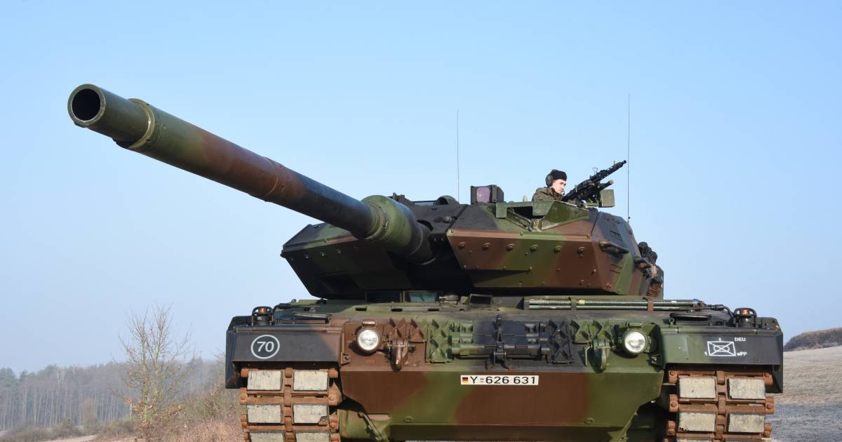 Duitse tanks rollen weer binnen (het is voor 21 juli) | De Krant | hln.be