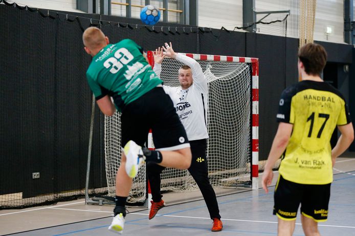 Doelman Björn Brachten leidt Handbal Houten naar rand van de BeNe League: ‘Ik ben nu helemaal ...