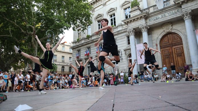Arnhemse dansgroep wil professioneler worden: ‘In Avignon beleefden we ...