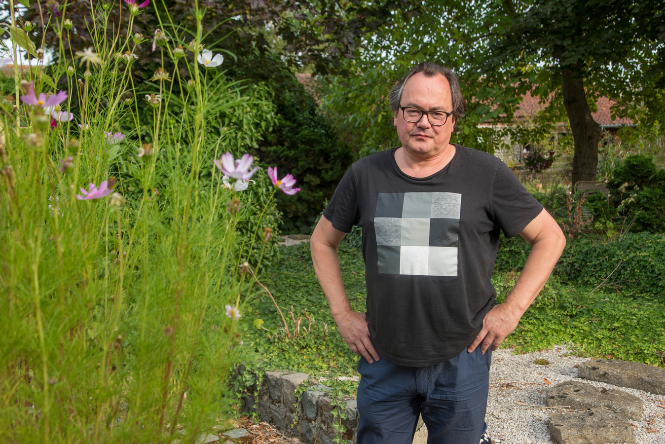 Professor en filosoof Johan Braeckman bundelt essays in ‘Ezelsoren ...