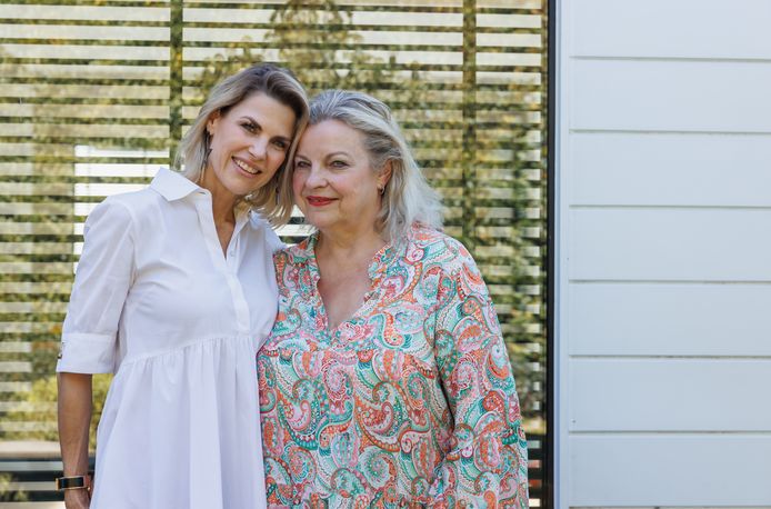 Exclusief dubbelgesprek met Tanja Dexters en mama Paula: “Mijn verblijf in de psychiatrie heeft ...