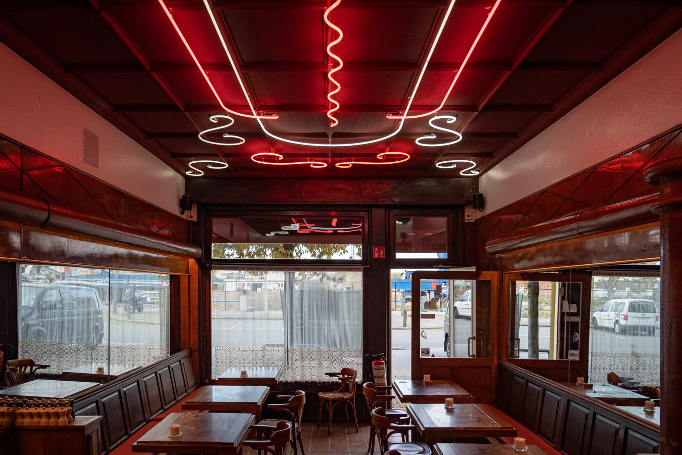 Na Veranda nu ook Café Commercial: den Dam is van Davy Schellemans (43 ...