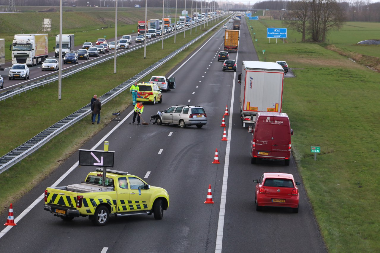 Ongeluk op A50 bij Apeldoorn veroorzaakt flinke file | Foto | destentor.nl